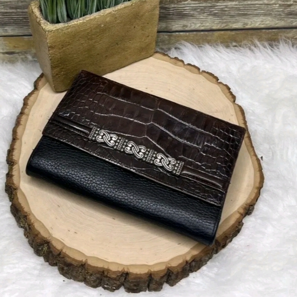 Brighton Crock Texture And Black Pebble Leather Clutc… - Gem